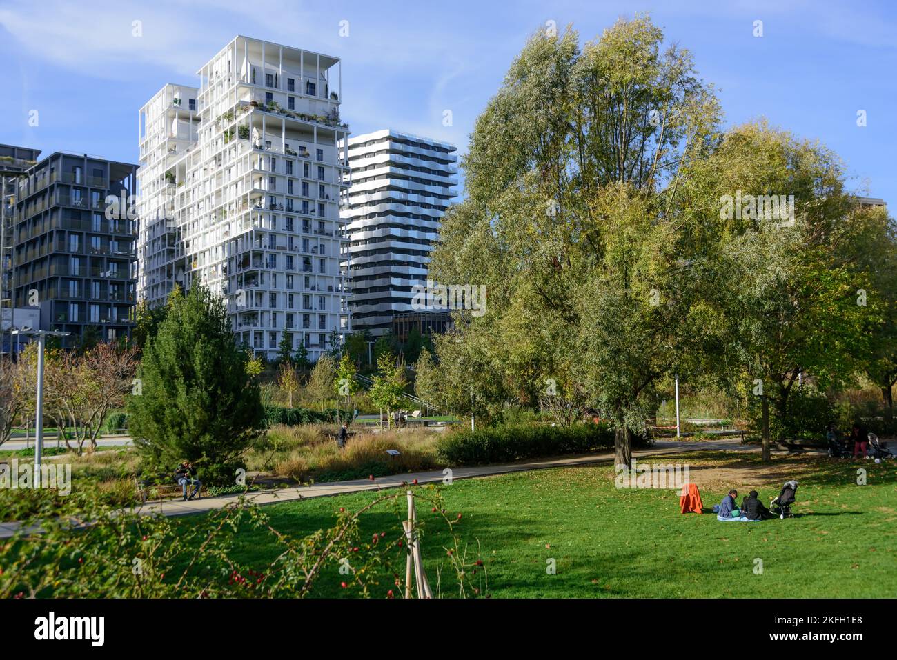 Paris, Parc Clichy-Batignolles - Martin Luther King // Paris, Parc ...