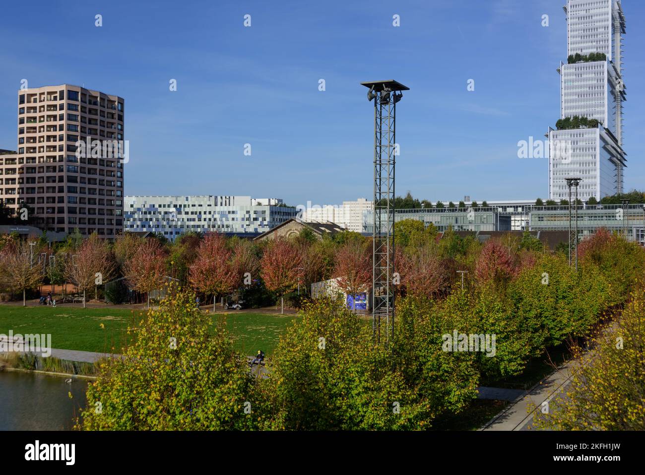 Paris, Parc Clichy-Batignolles - Martin Luther King // Paris, Parc ...