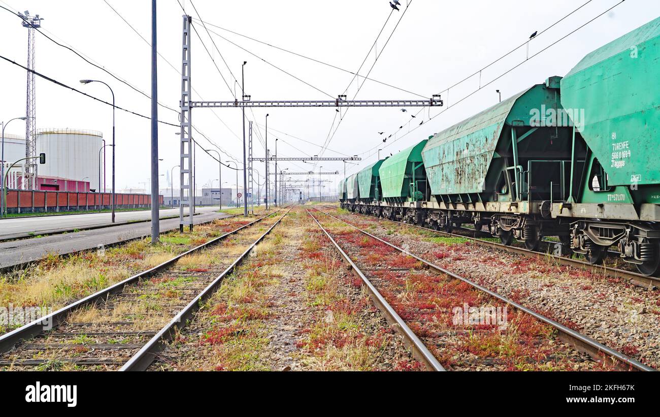 Cable wagons hi-res stock photography and images - Alamy