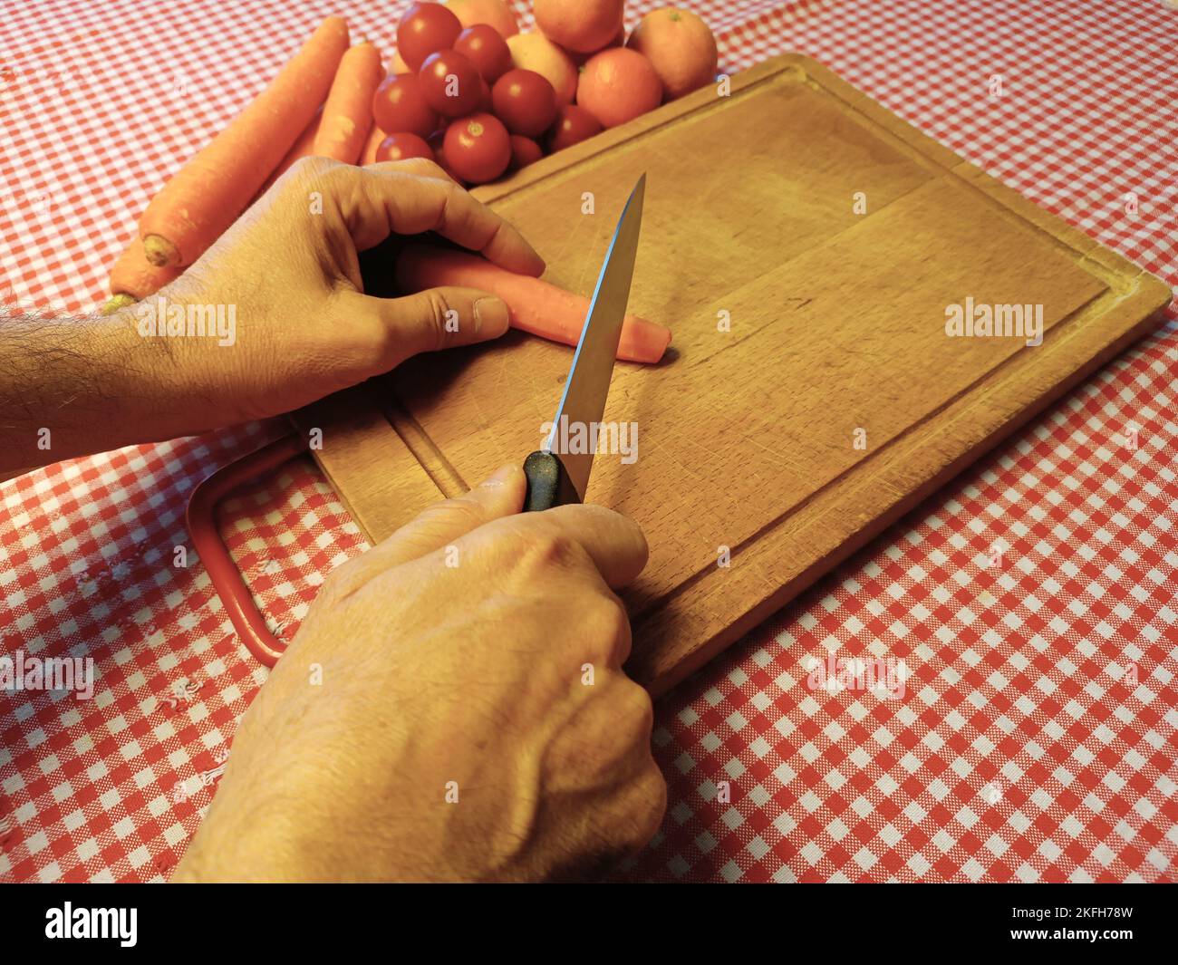 Dirty hands food hi-res stock photography and images - Alamy