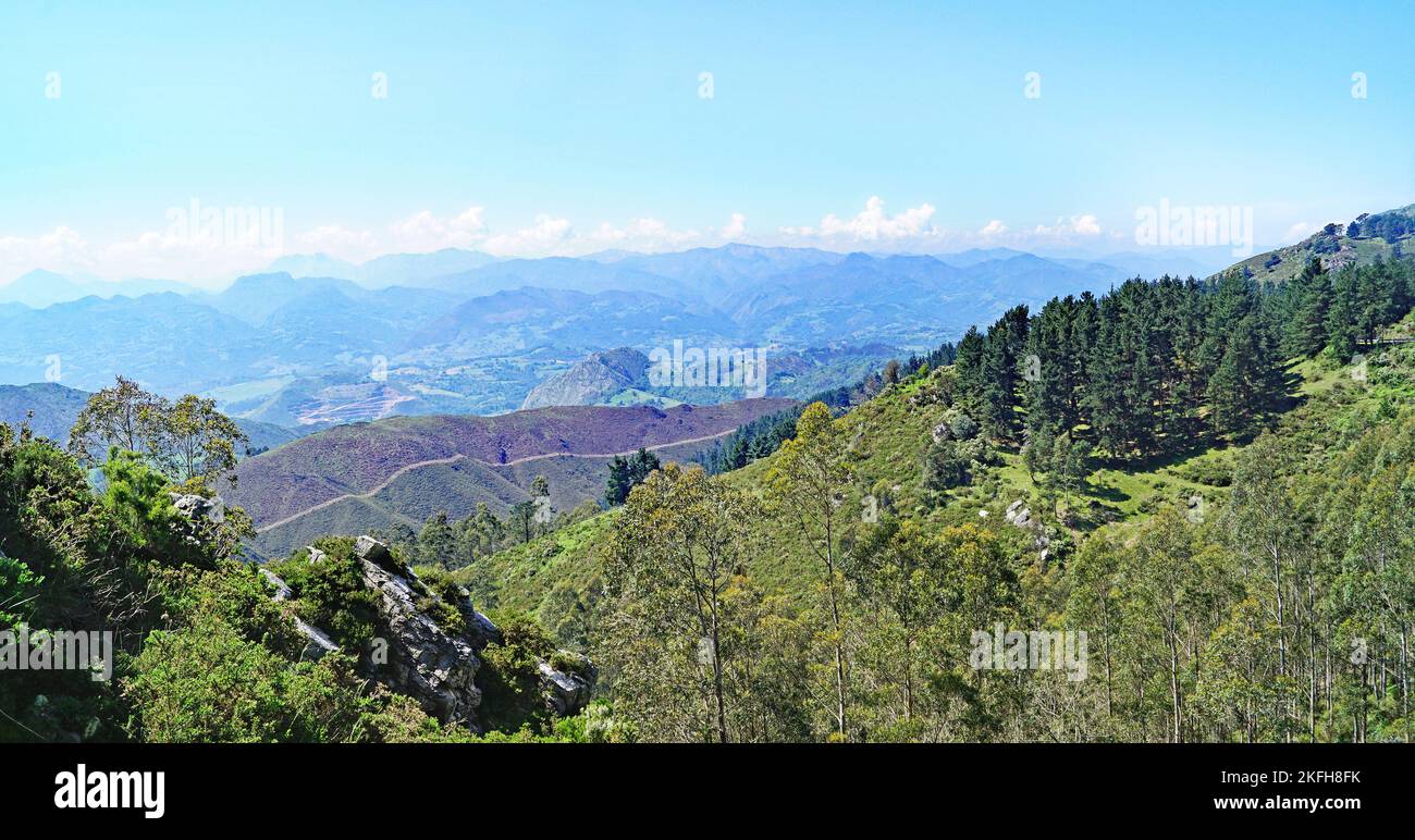 Parque natural de el ponga hi-res stock photography and images - Alamy