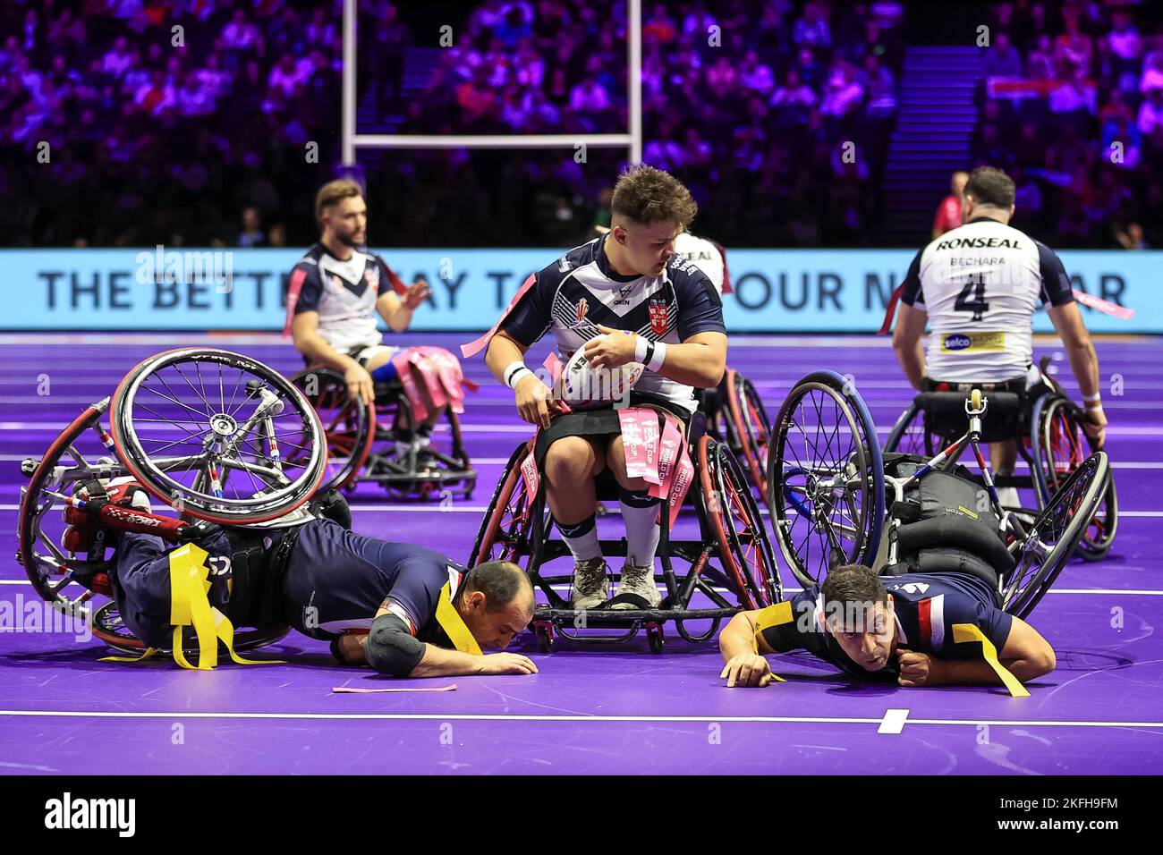 Manchester, UK. 18th Nov, 2022. Tom Halliwell of England barges into ...