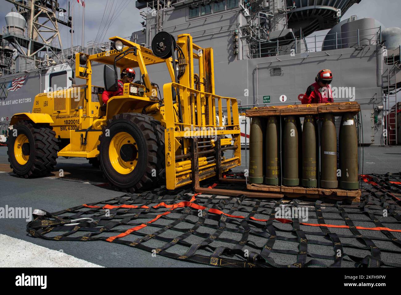 220916-N-VS068-1198 PACIFIC OCEAN (Sept. 16, 2022) – Sailors transport ...