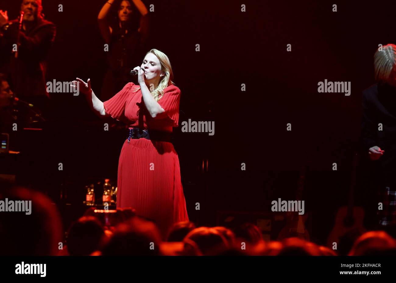 Duesseldorf, Germany. 18th Nov, 2022. Patricia Kelly sings during the ...