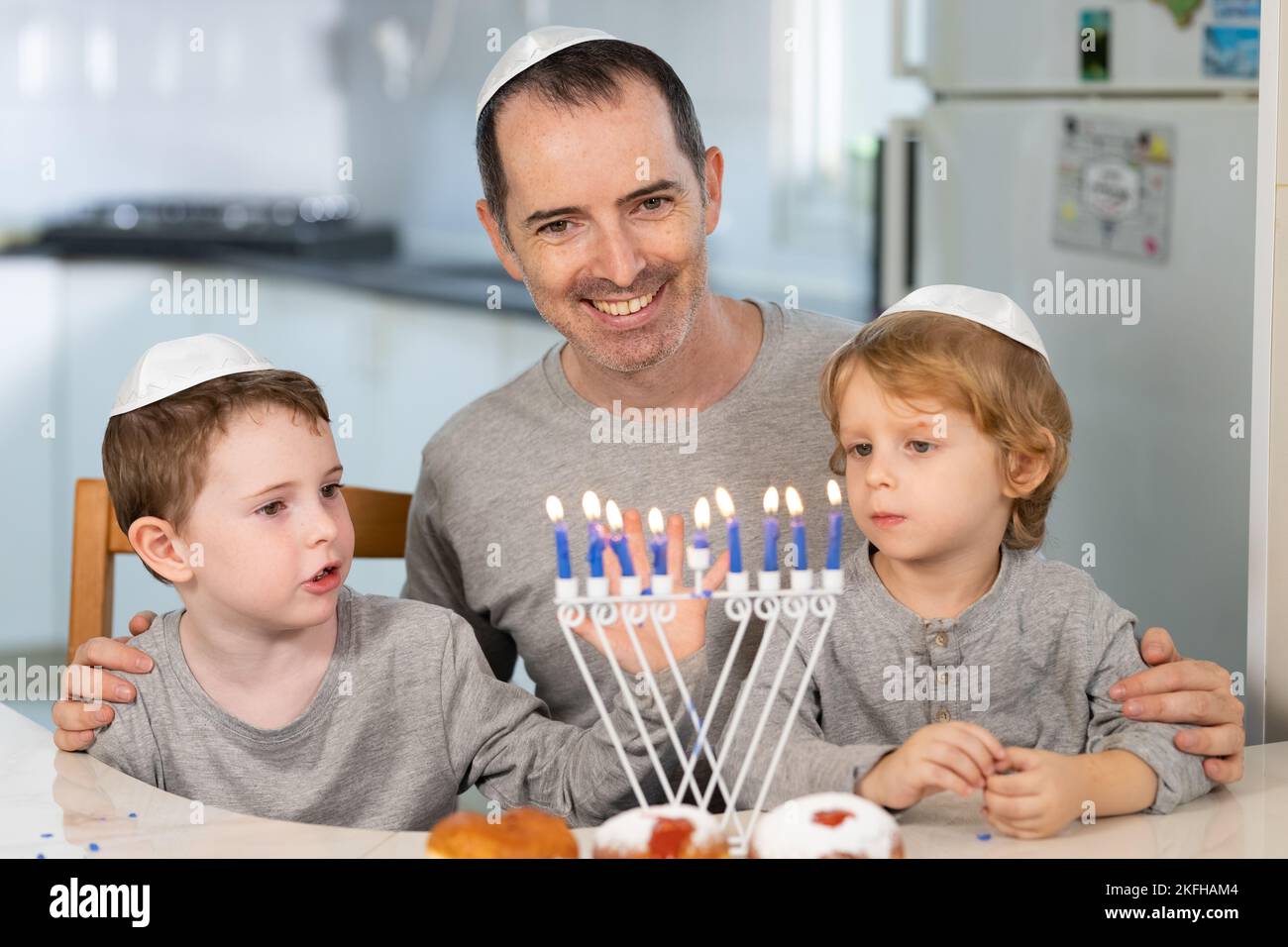 American jewish family with children hi-res stock photography and ...