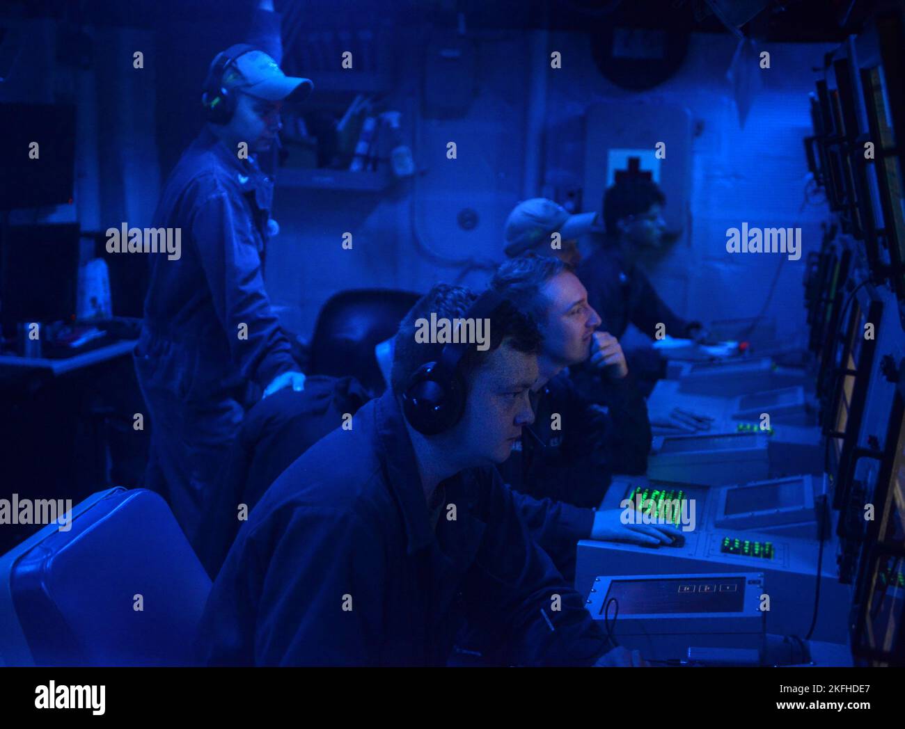 WESTERN ATLANTIC OCEAN (Sept. 16, 2022) Sonar Technicians monitor the ...