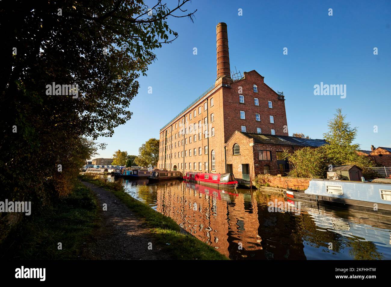 Macclesfield in cheshire Macclesfield Canal centre and the historic ...
