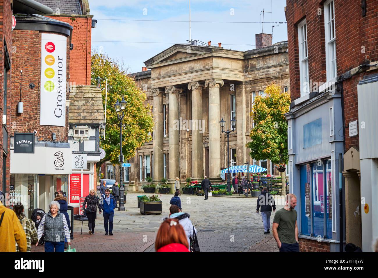 Macclesfield town centre town hall Stock Photo - Alamy