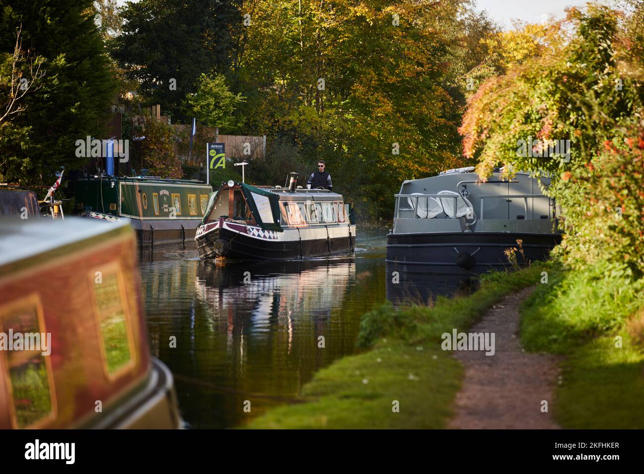 Appleton Thorn near Warrington Bridgewater Canal at London bridge Stock ...