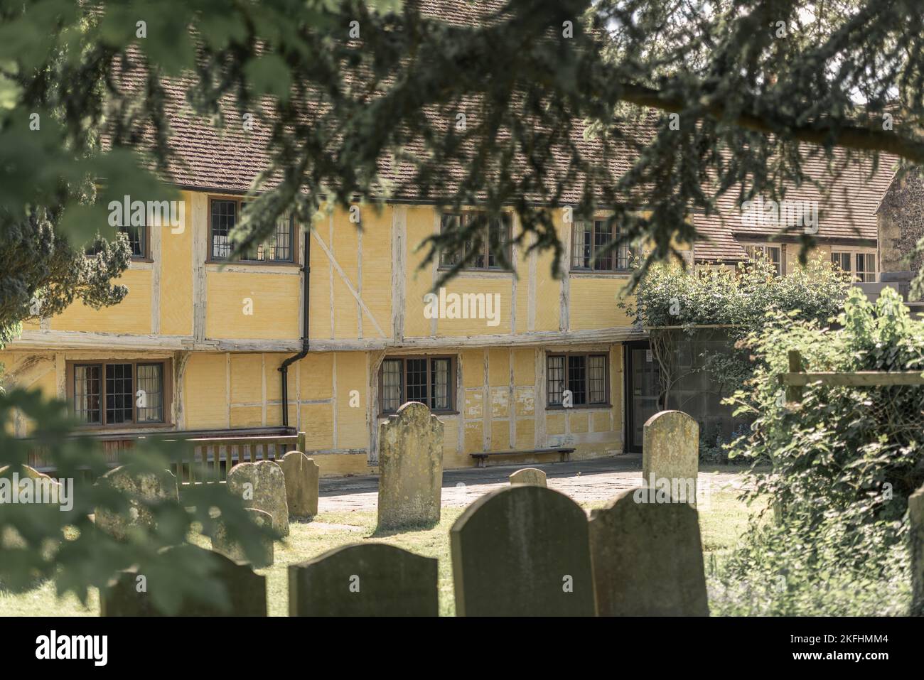 The Chantry House, Henley on Thames. Old yellow stone and wood ...
