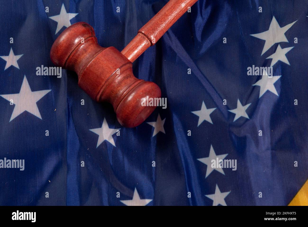 hammer symbol of justice on the Brazilian flag featuring the courts of ...