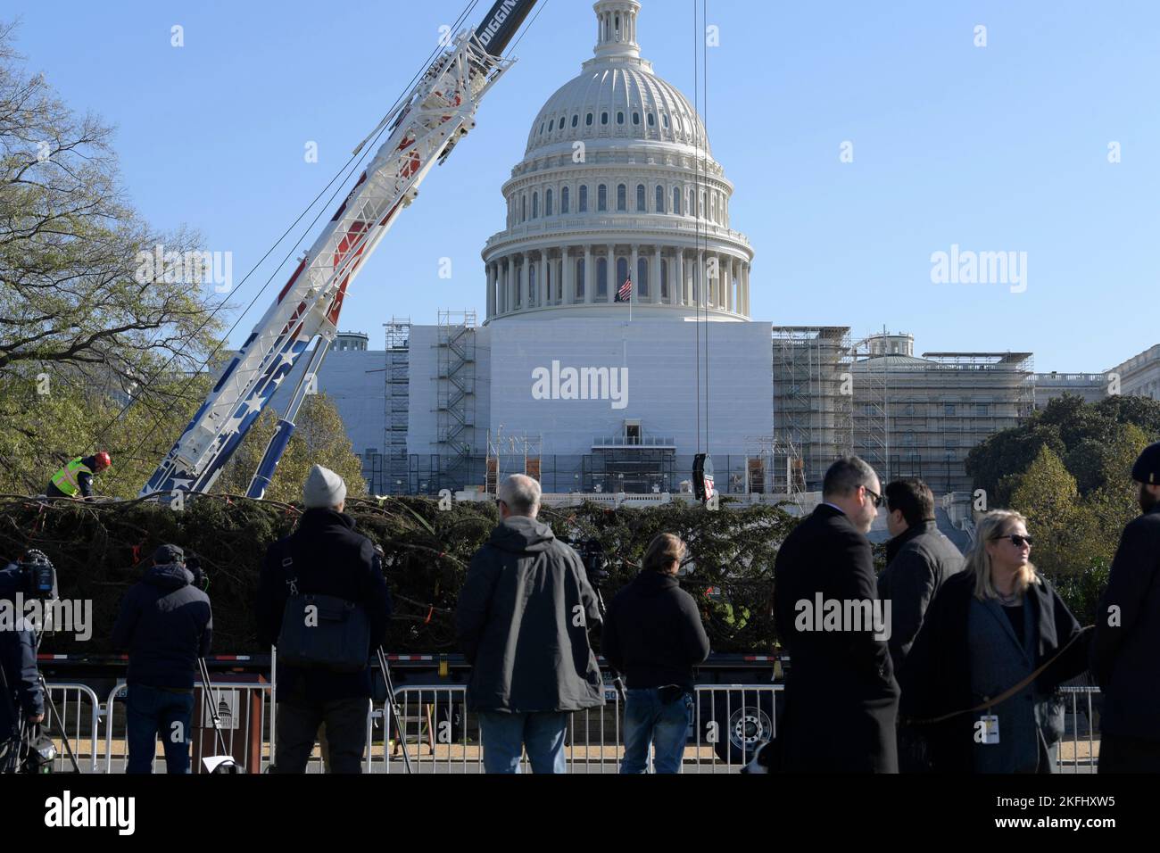 US Capitol Christmas Tree truck delivers a Christmas Tree of 78ft name ...