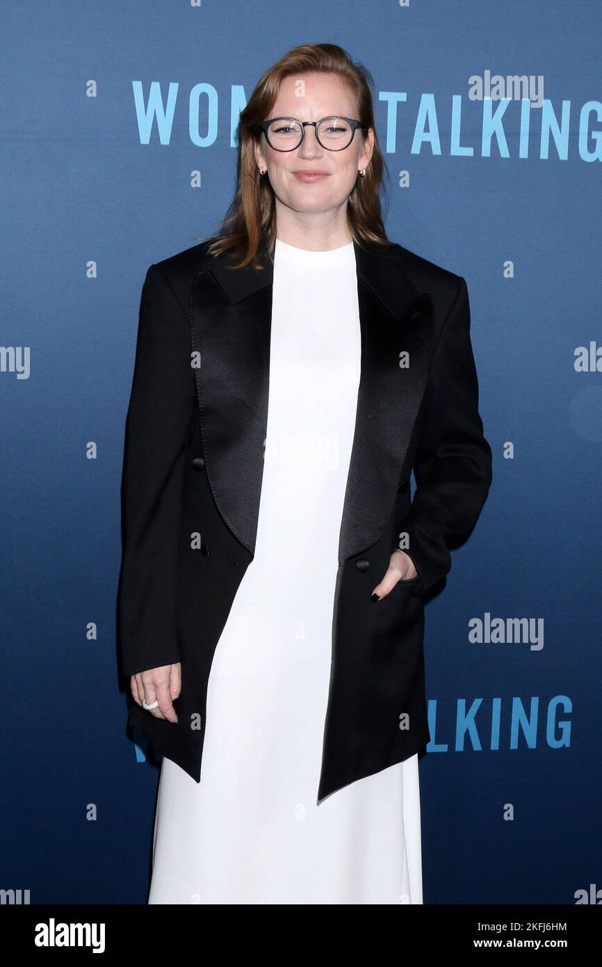 New York, NY, USA. 17th Nov, 2022. Sarah Polley at arrivals for WOMEN ...