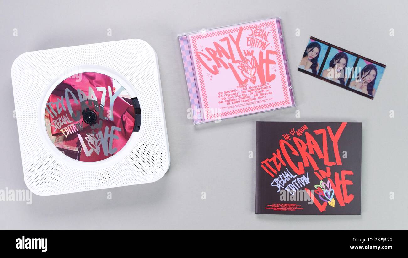 K pop cd hi-res stock photography and images - Alamy