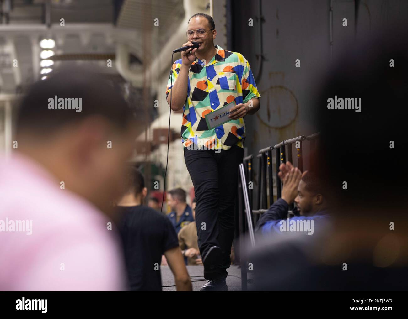 220918-N-LY160-1184 PHILIPPINE SEA (Sept. 18, 2022) – Aviation ...