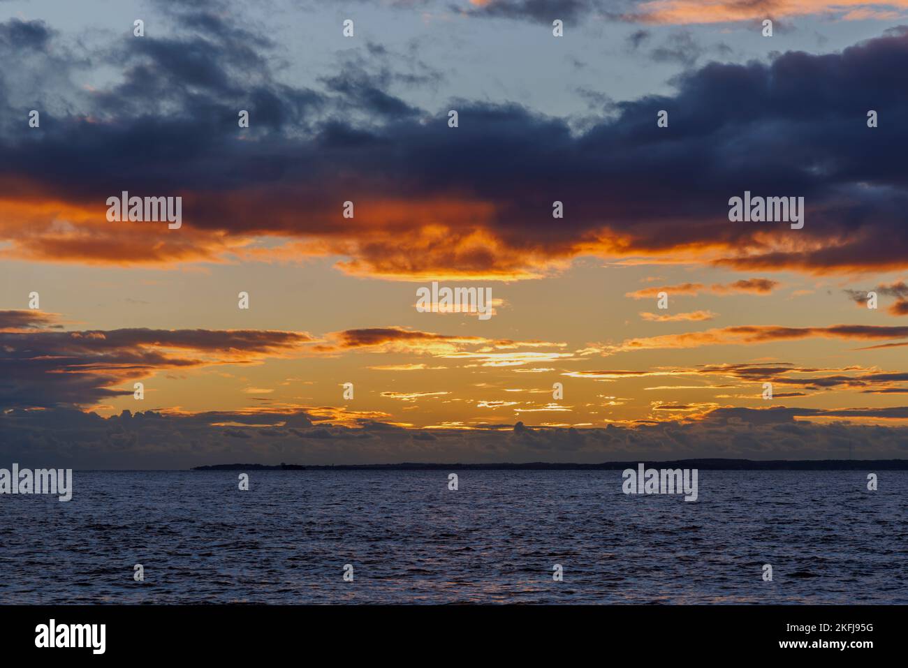 Suns lighting up nature hi-res stock photography and images - Alamy