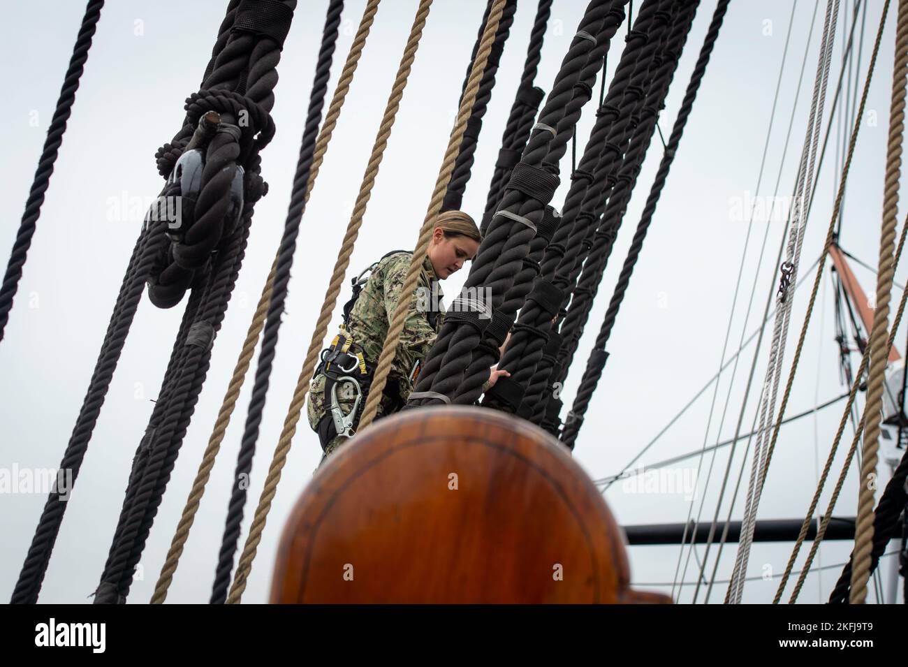 BOSTON (Sept. 19, 2022) U.S. Navy Machinist Mate Petty Officer 1st ...