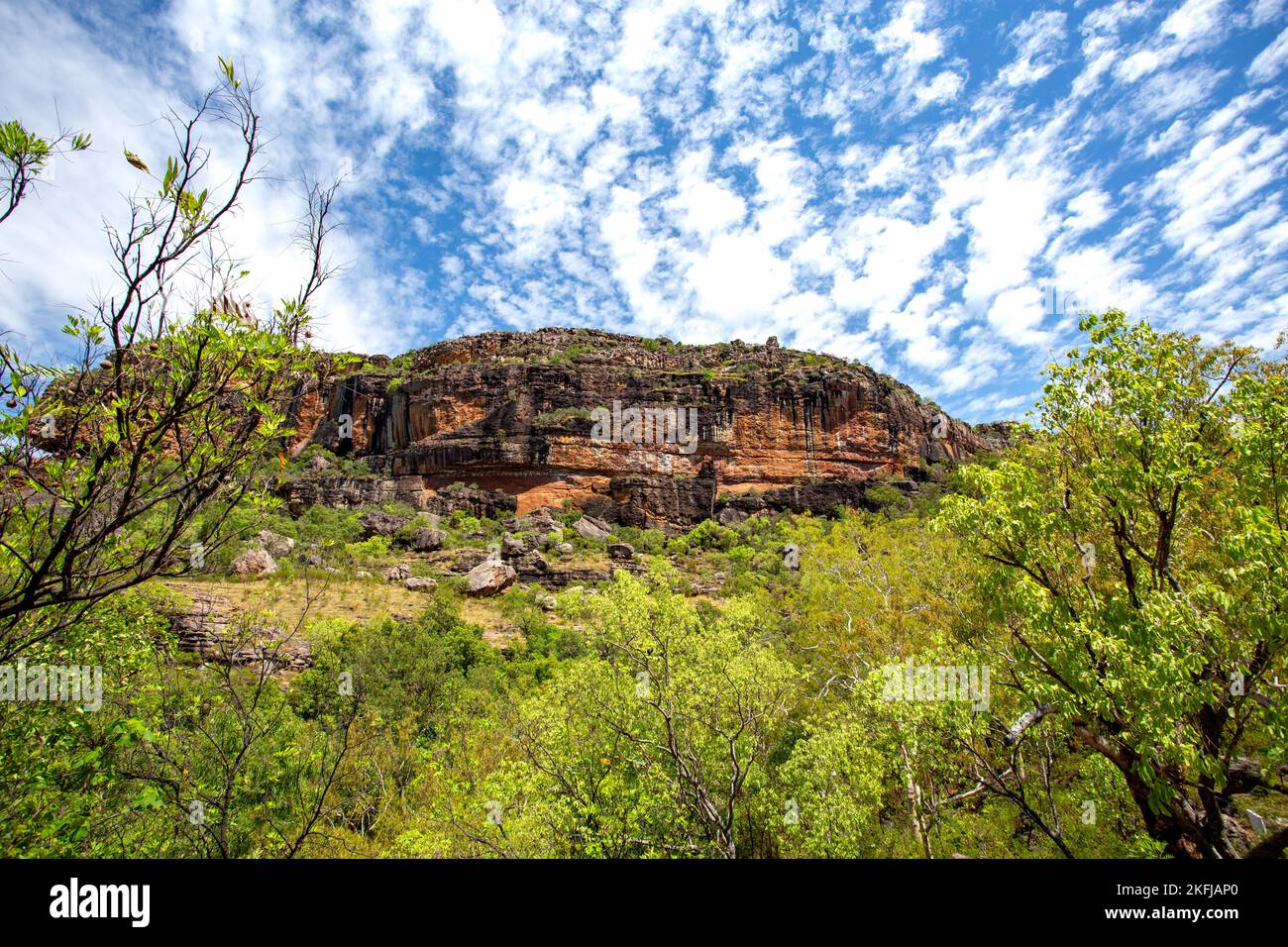 The towering cliff tops of Burrungkui (Nourlangie), an outlying ...