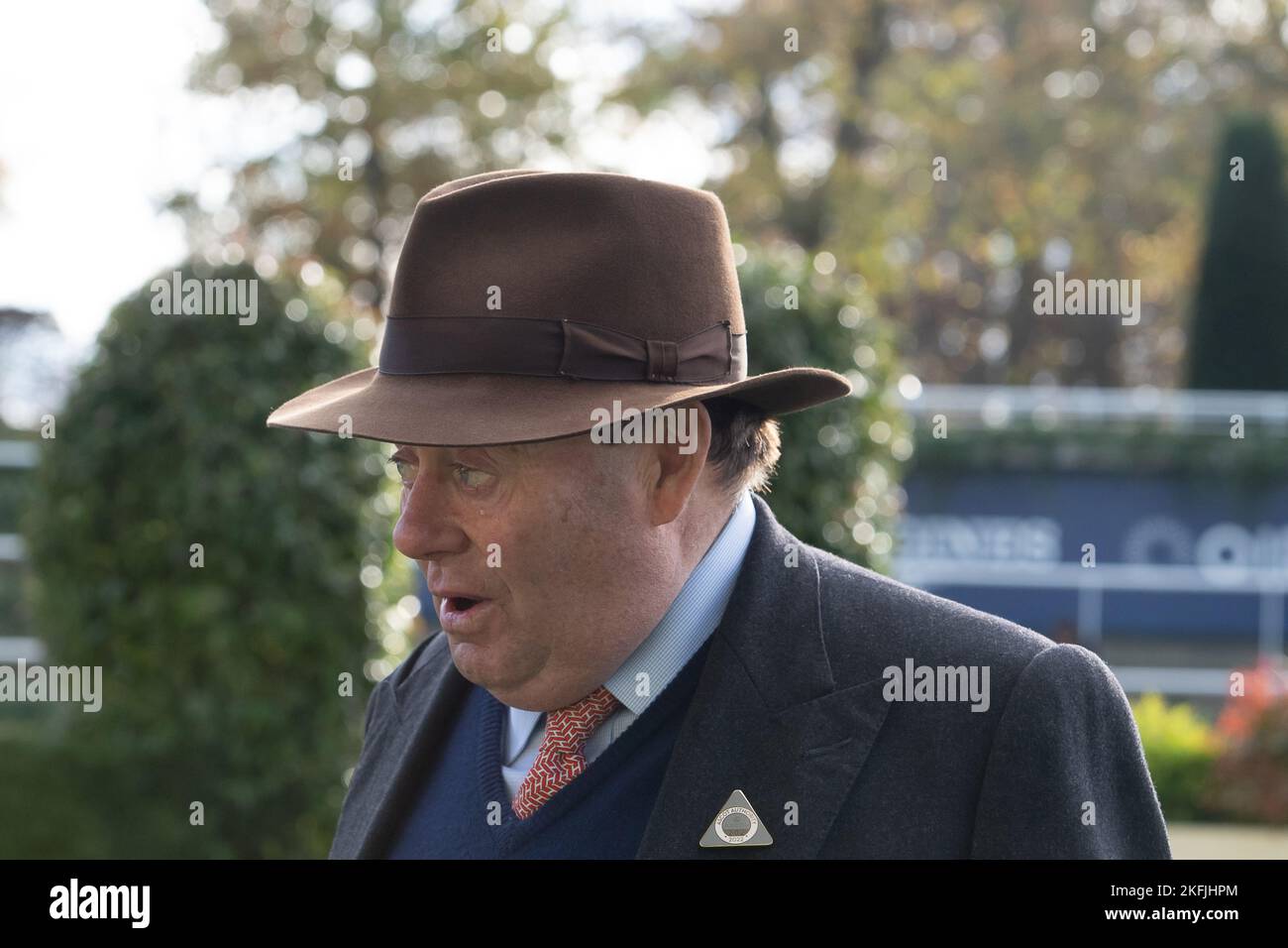 Ascot, Berkshire, UK. 18th November, 2022. Trainer Nicky Henderson at ...