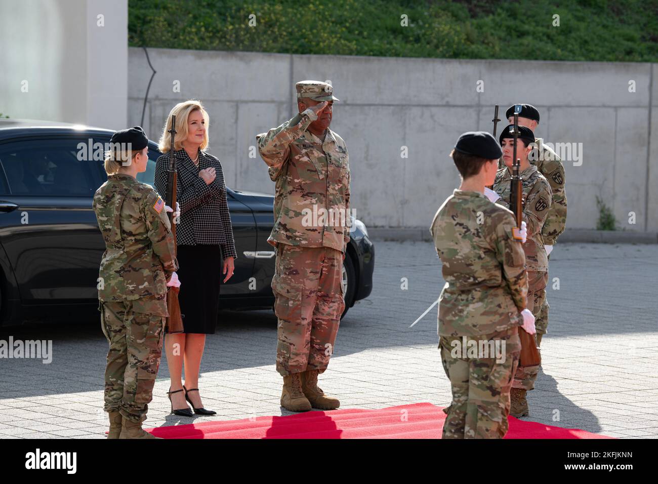 Secretary of the Army Christine Wormuth and U.S. Army Gen. Darryl ...