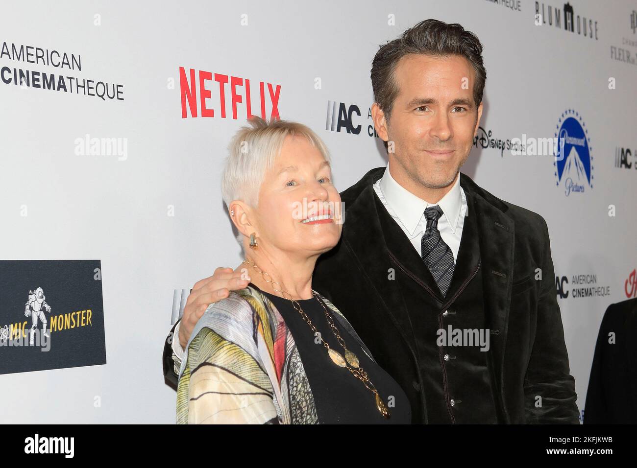 November 17, 2022, Beverly Hills, California, USA: RYAN REYNOLDS, right ...