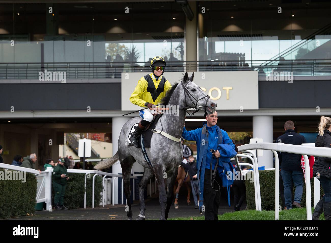 Ascot, Berkshire, UK. 18th November, 2022. Jockey Brendan Powell riding ...