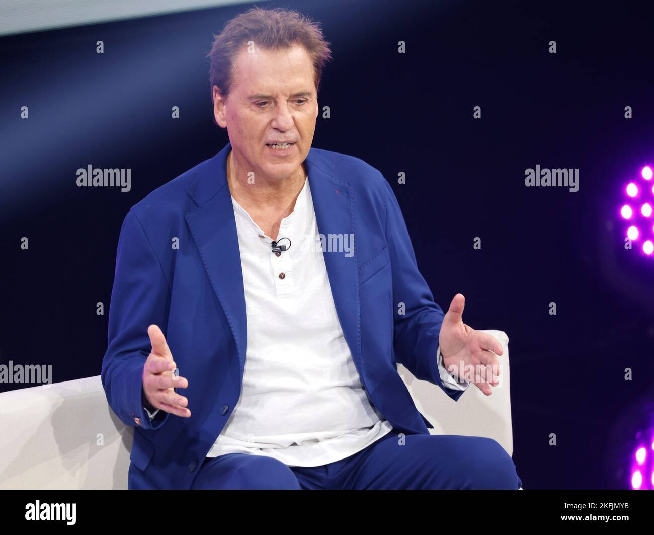 Cologne, Germany. 19th Nov, 2022. Football commentator Jörg Dahlmann ...