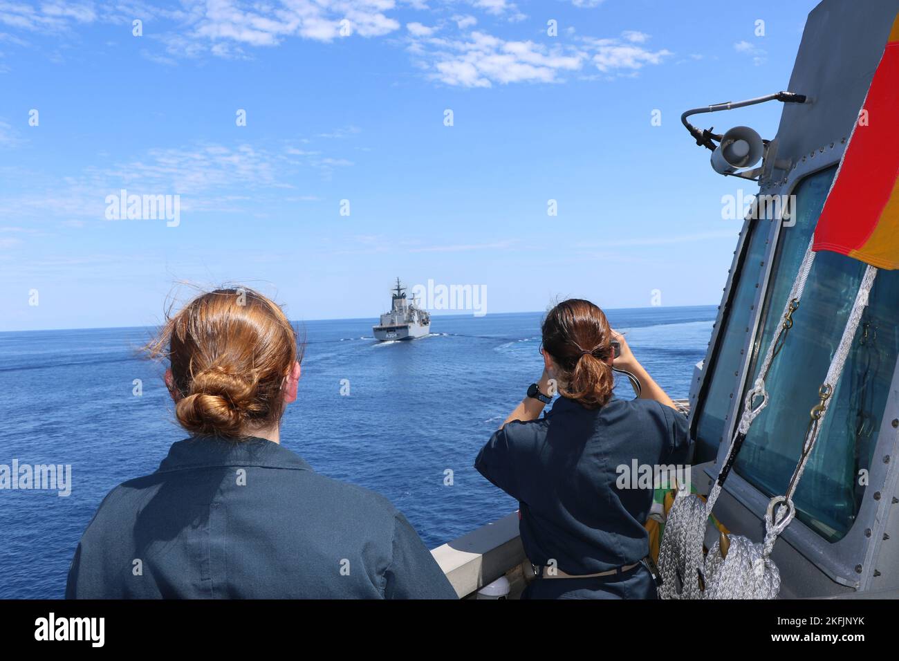 220920-O-NR876-011 ARAFURA SEA (SEP. 20, 2022) Information Technician ...