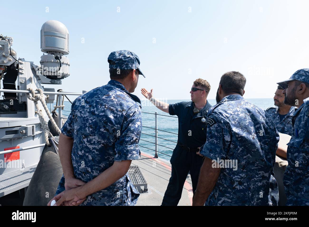 220920-N-ZA692-1305 ARABIAN GULF (Sept. 20, 2022) Gunner’s Mate 1st ...