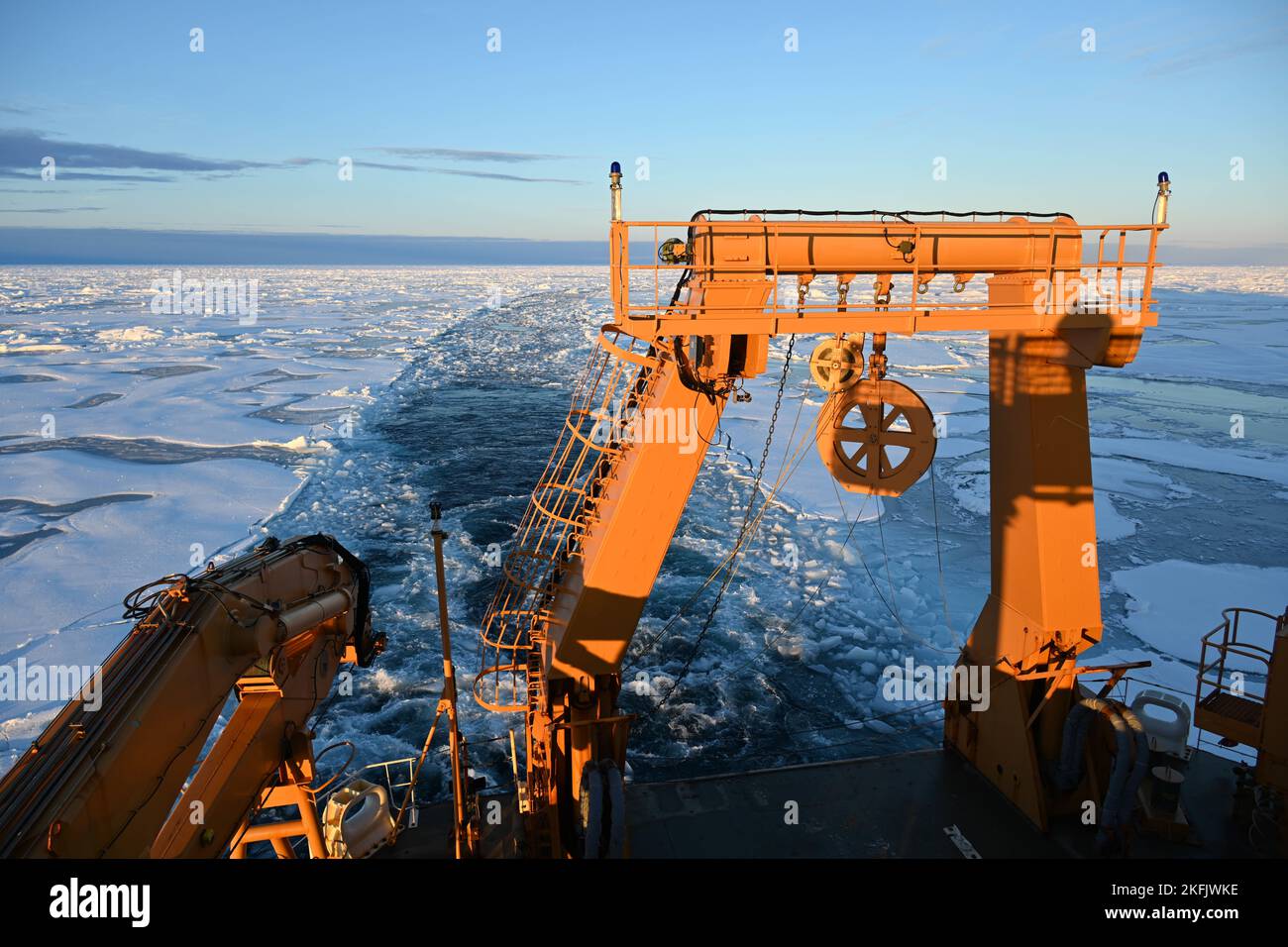 Uscgc healy hi-res stock photography and images - Alamy