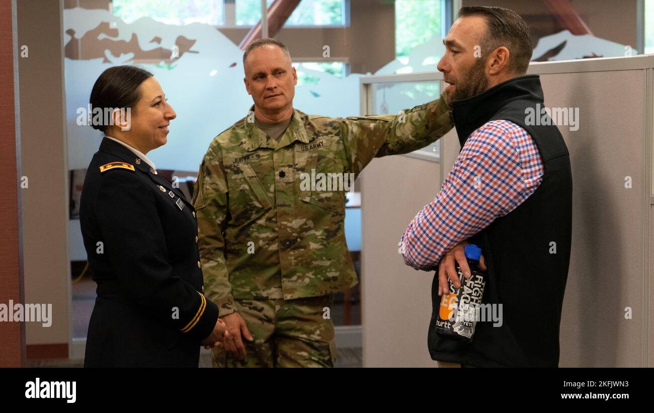 Recruiting and retention manager hi-res stock photography and images ...