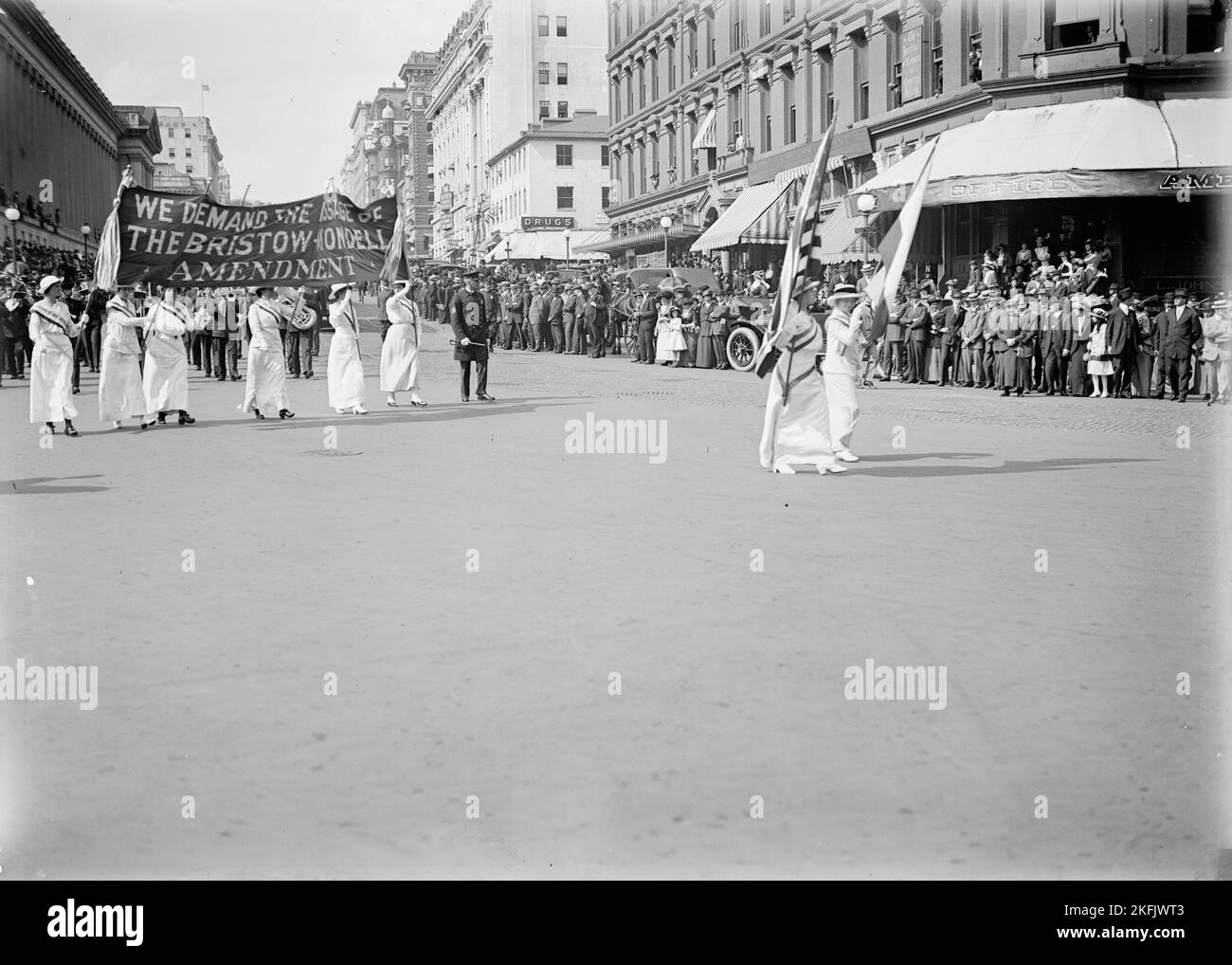 Watching suffrage parade hi-res stock photography and images - Alamy