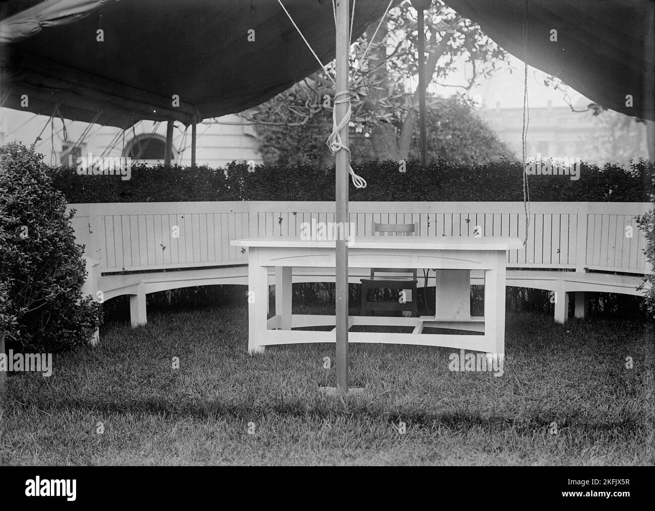 George washington bench Black and White Stock Photos & Images - Alamy