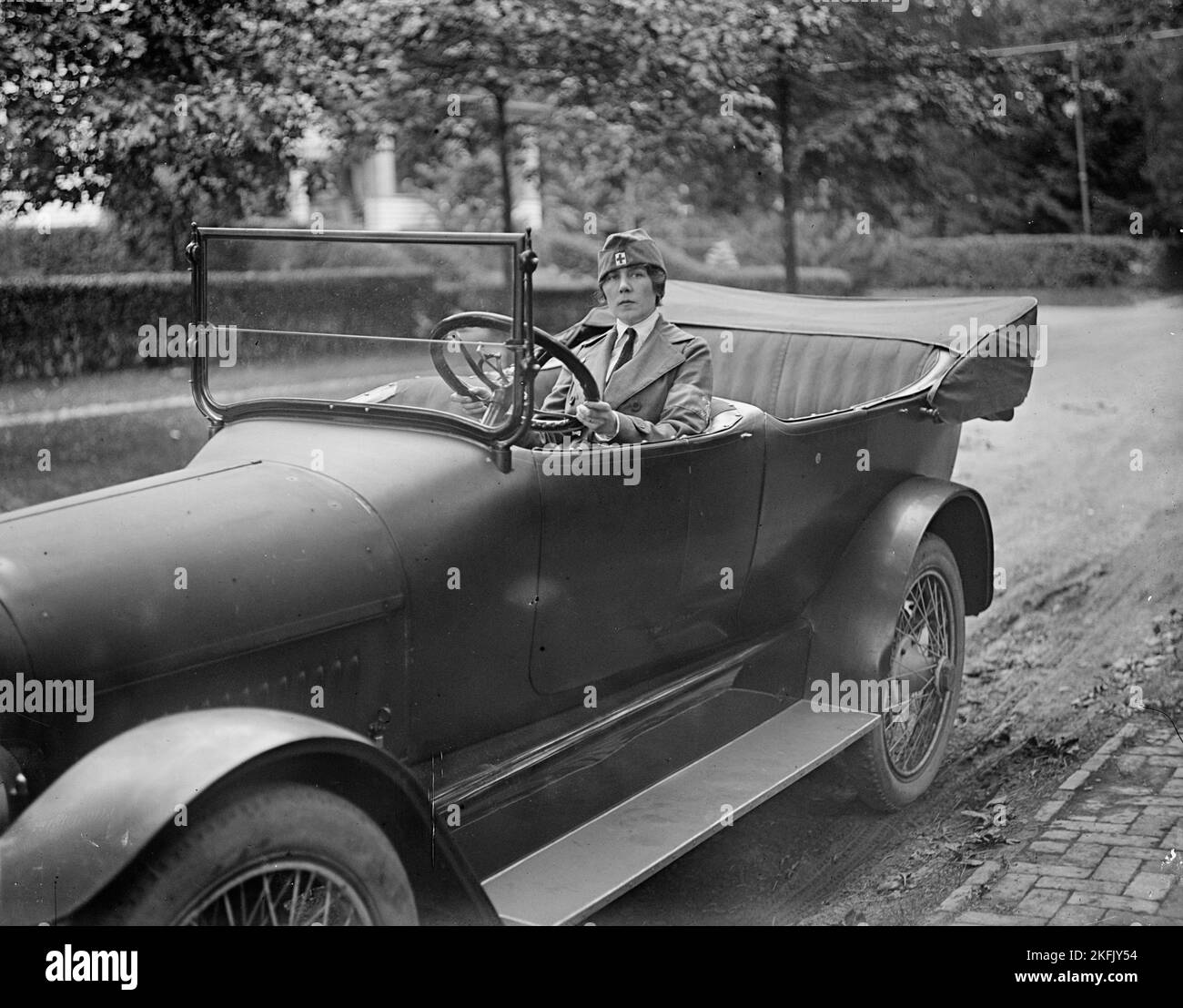 Red Cross Motor Corps - Groups, 1917 Stock Photo - Alamy