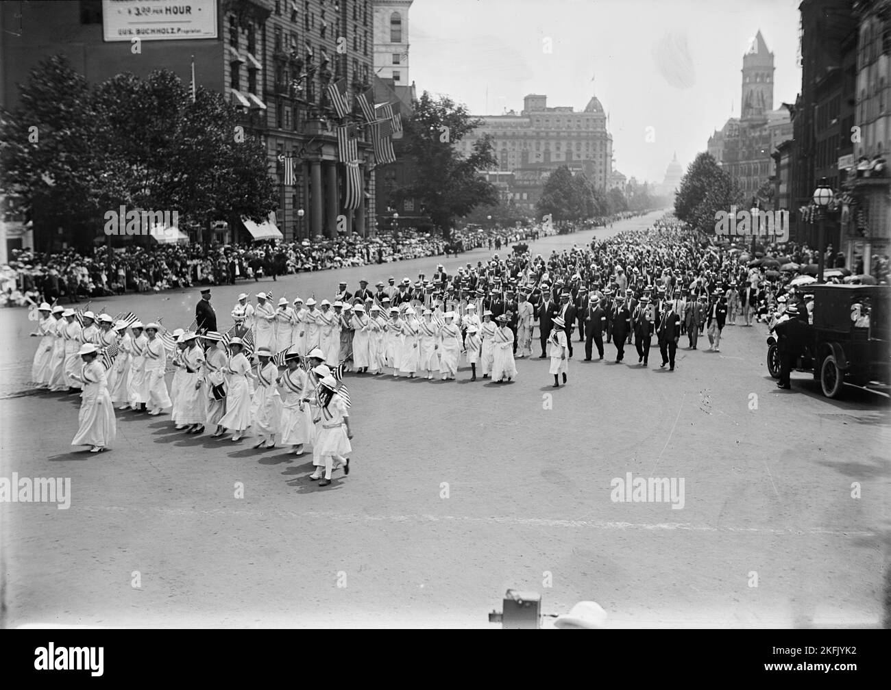 Preparedness Parade - Units of Women in Parade, 1916 Stock Photo - Alamy