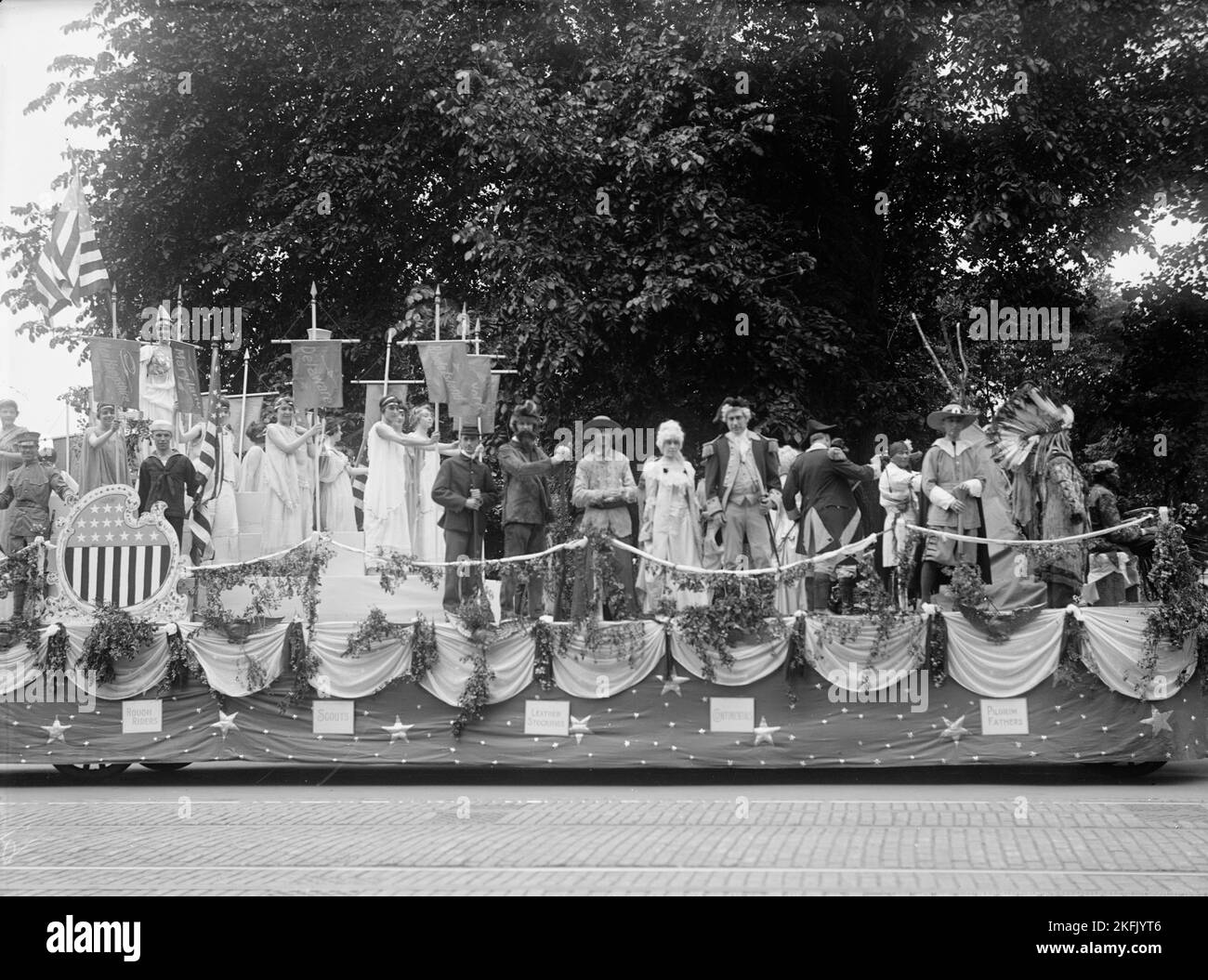 Preparedness Parade - Colonial And Indian Float, 1916 Stock Photo - Alamy