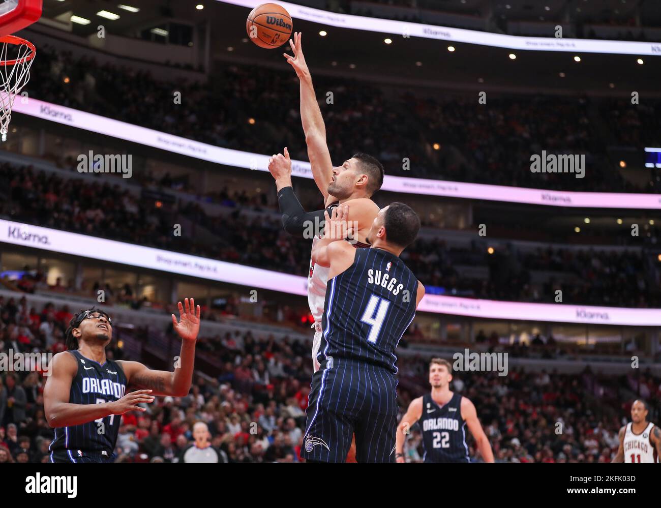 CHICAGO, IL - NOVEMBER 18: Chicago Bulls center Nikola Vucevic (9 ...
