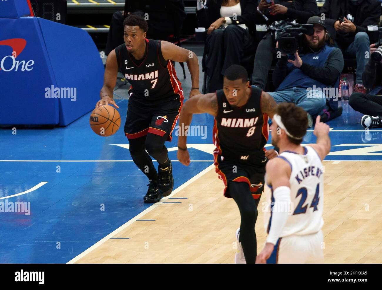 WASHINGTON, DC - NOVEMBER 18: Miami Heat guard Kyle Lowry (7) and ...