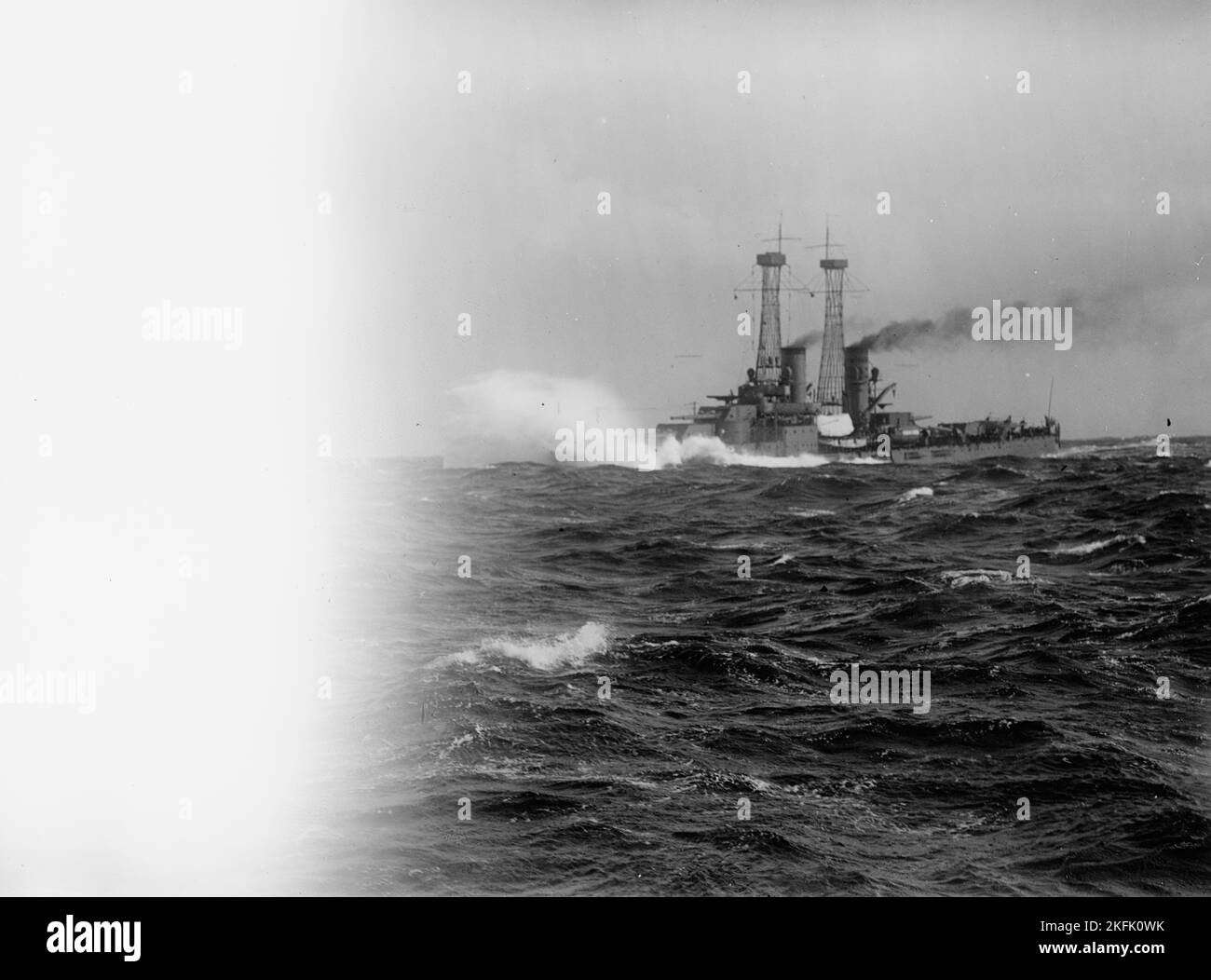 U s navy battleships hi-res stock photography and images - Alamy