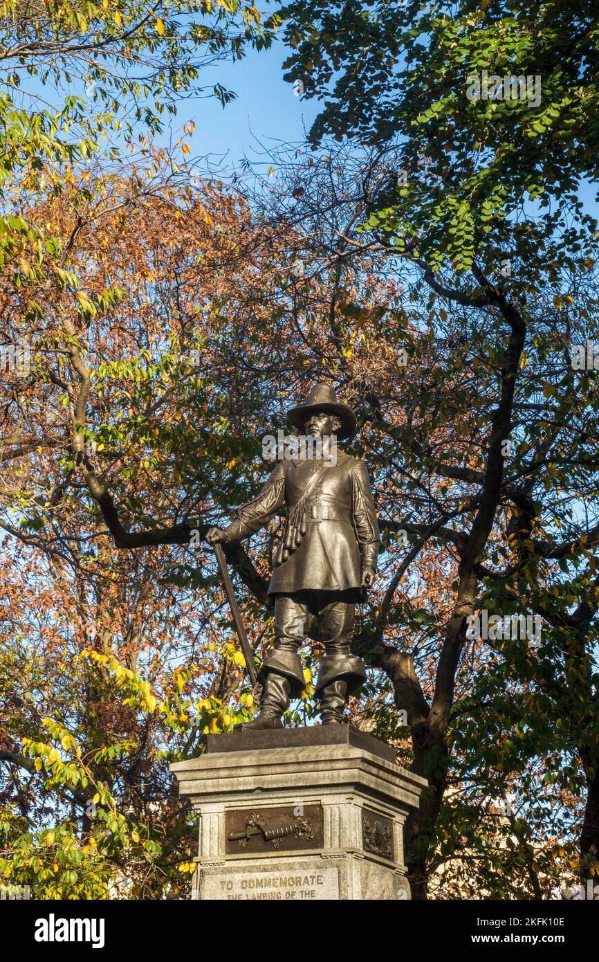 The pilgrim statue honoring the mayflower descendants is a bronze ...