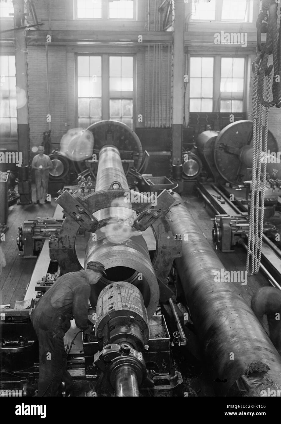 Navy Yard, U.S., Washington - Boring Breech of 14 Inch Gun, 1917 Stock ...