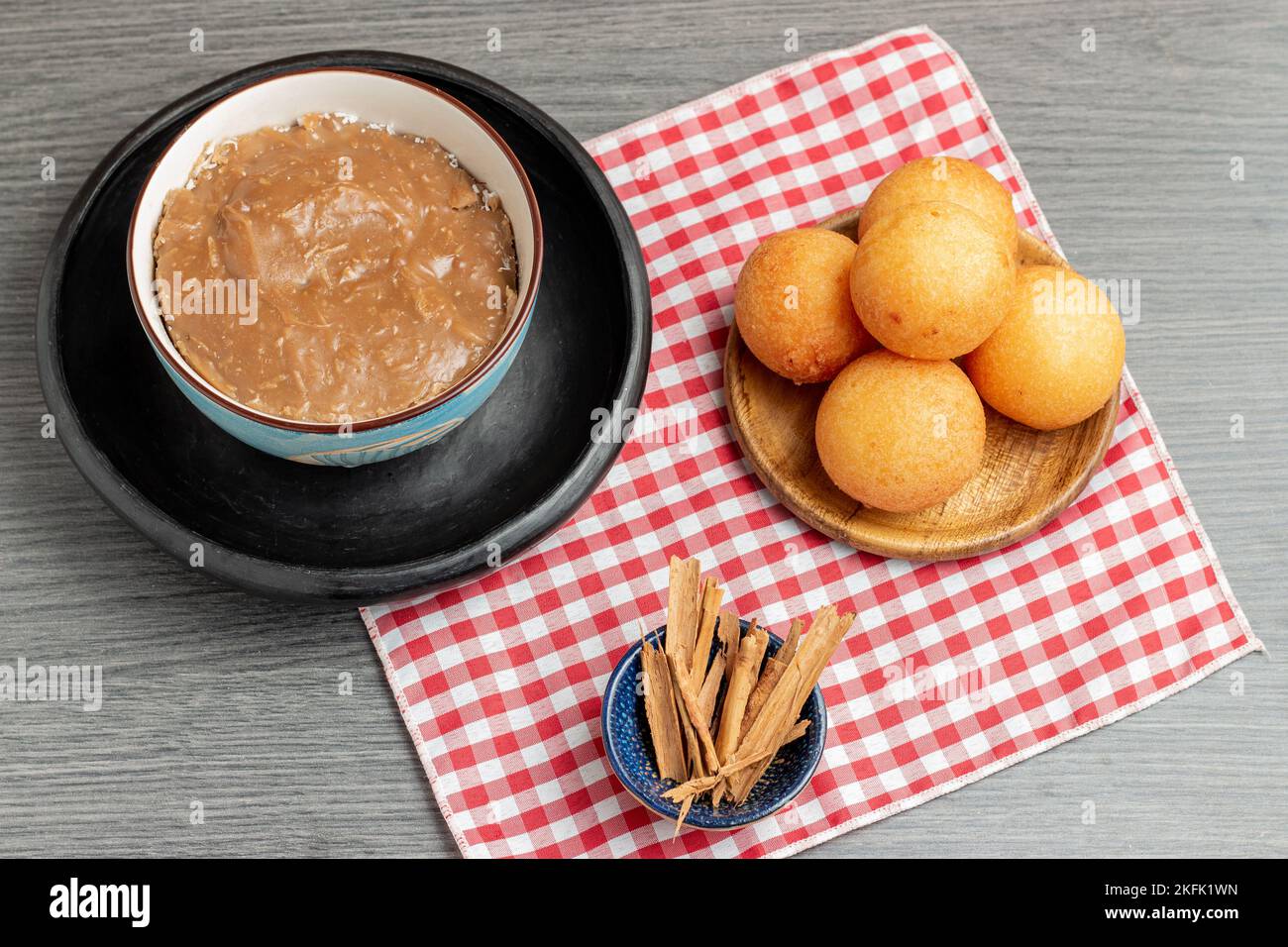 Buñuelos and natilla colombian food Stock Photo - Alamy