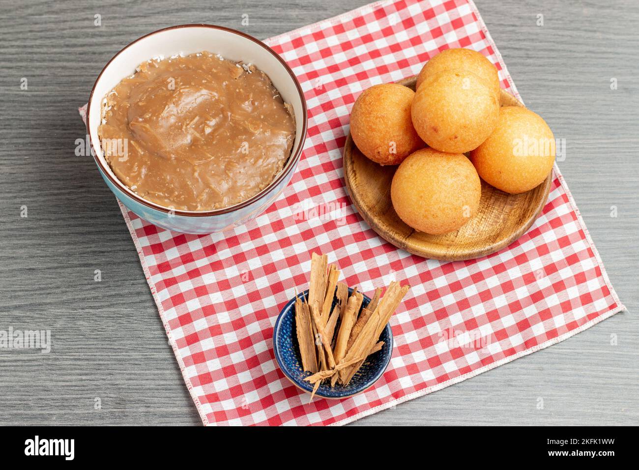 Buñuelos and natilla colombian food Stock Photo - Alamy