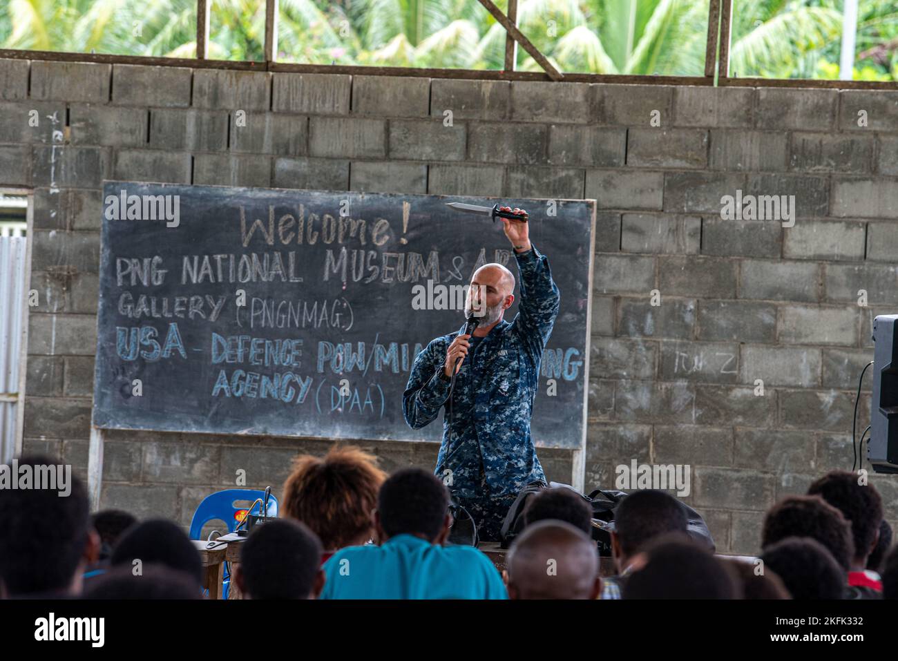 U s navy diver 1st class hi-res stock photography and images - Alamy