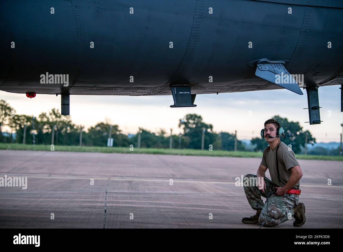 Raf maintenance unit hi-res stock photography and images - Alamy