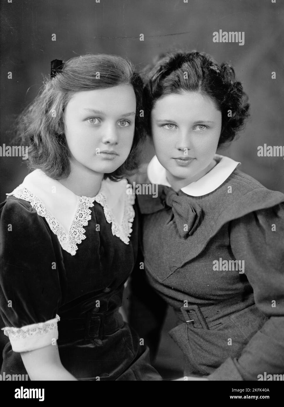 Hunsinger, Jane, And Carol - Portrait, 1933 Stock Photo - Alamy