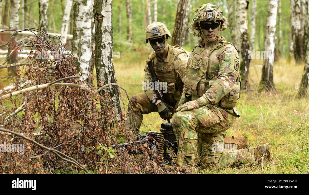 U.S. Army paratroopers assigned to the 173rd Airborne Brigade establish ...