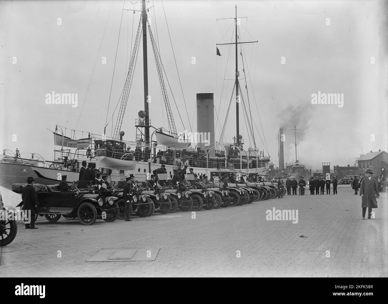 French Commission To U.S. Arriving at Navy Yard On 'Mayflower', 1917 ...