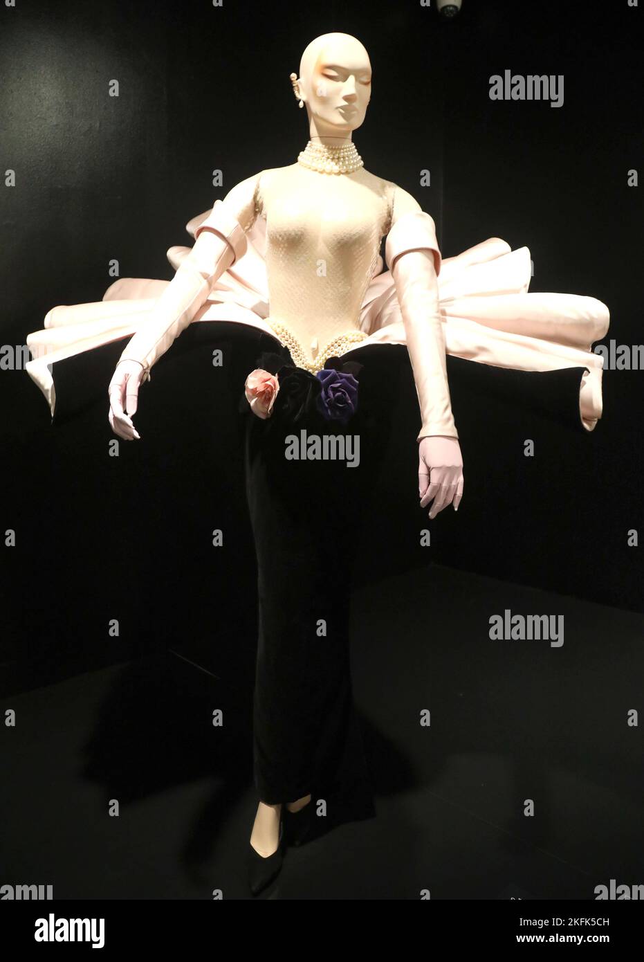 November 18, 2022, New York City, New York, USA: Fashion by designer ...