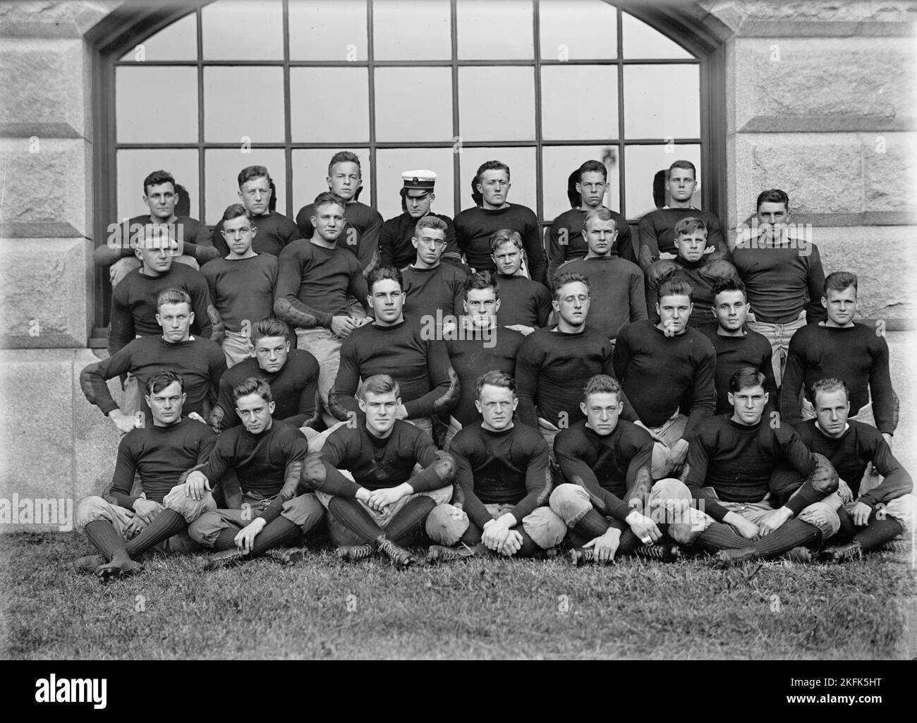 Football team portrait 1910s hi-res stock photography and images - Alamy